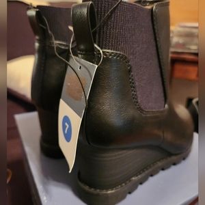 Universal Thread | Shoes | Nwt Universal Thread Linda Wedge Chelsea ...